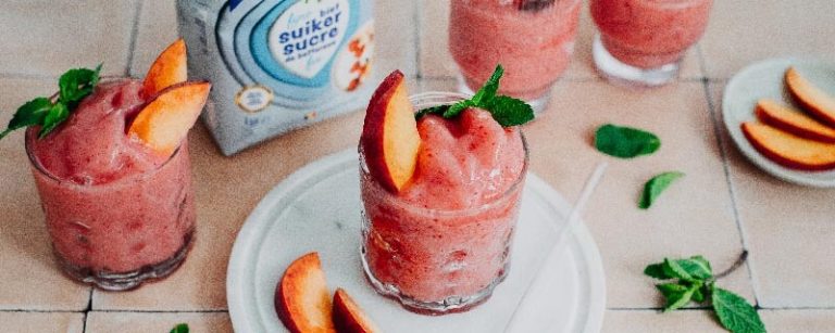 Perzik Bellini Mocktail - Tiense Suiker